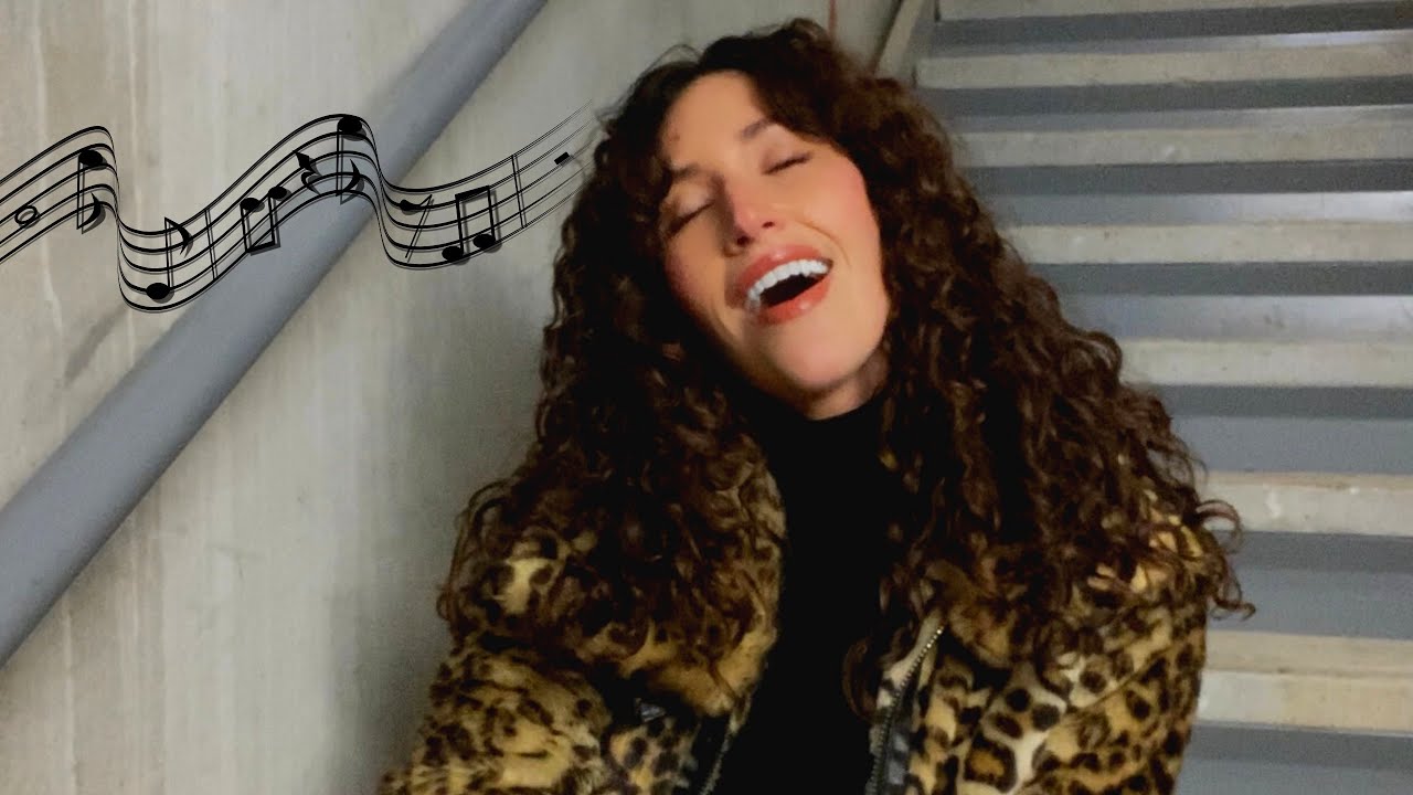 A Soprano sings THE HALO THEME