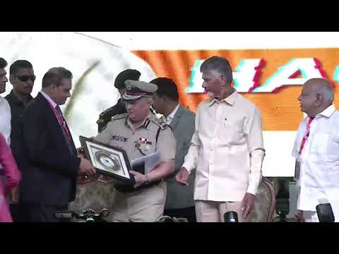 Hon'ble CM of AP Sri. Nara Chandrababu Naidu Participates in the "AI for AP Police - Hackathon 2025"
