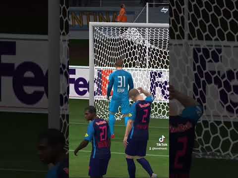 tau ga nama kiper nya?