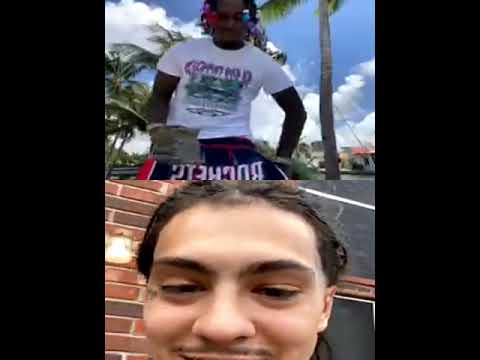 SAUCE WALKA GOES 0FF & FLASHES LARGE STACKS OF MONEY WHILE TALKING TO HIS HOMEBOY ON INSTAGRAM LIVE