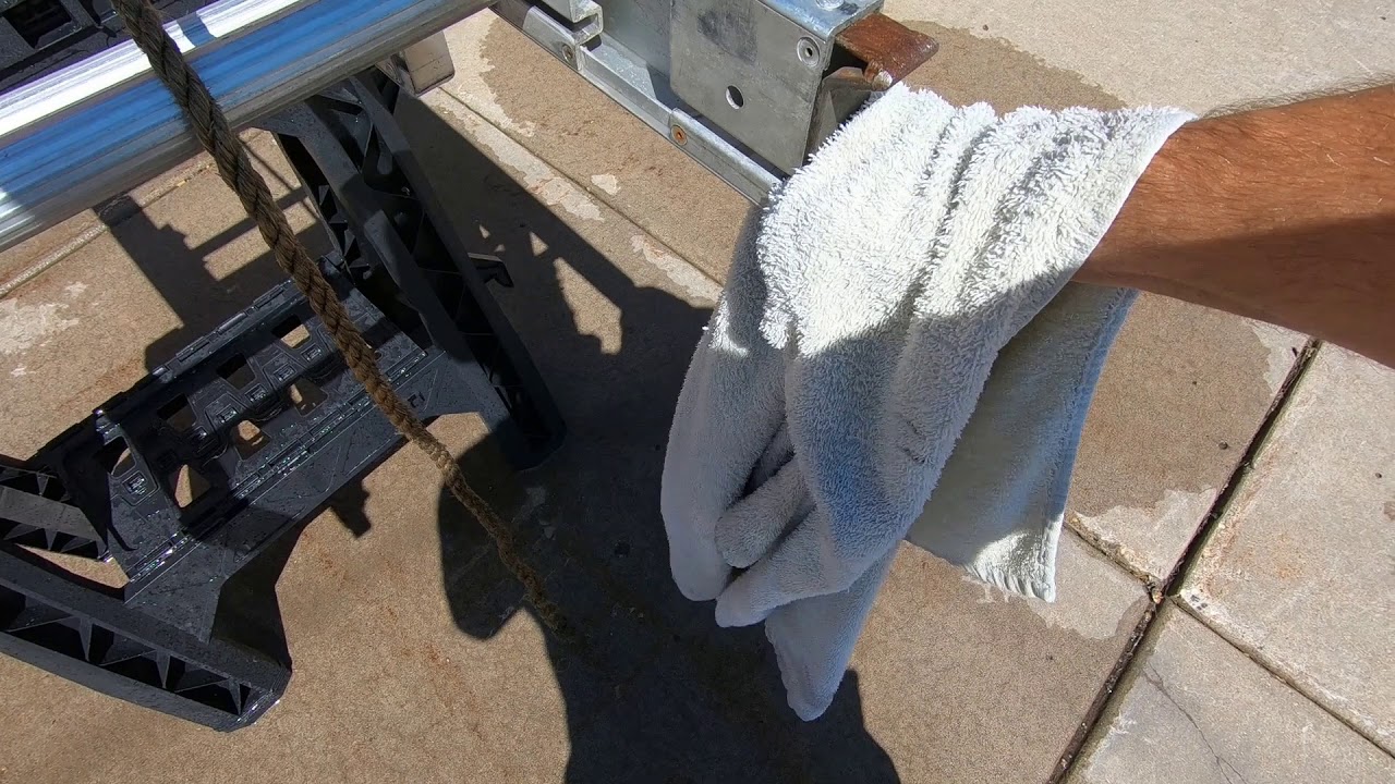 Ground Ladder   Cleaning and Maintenance