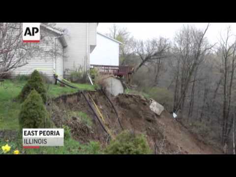 Raw: Ill. Flood Waters Inundate Peoria