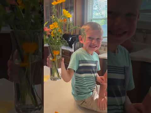 Picking Flowers With My Kids #flowers #wildflowers #gardening #flowersformom
