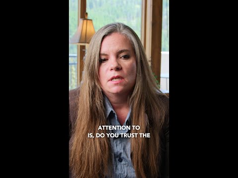 Mistrust and Communication Issues: Are They Predicting Divorce?