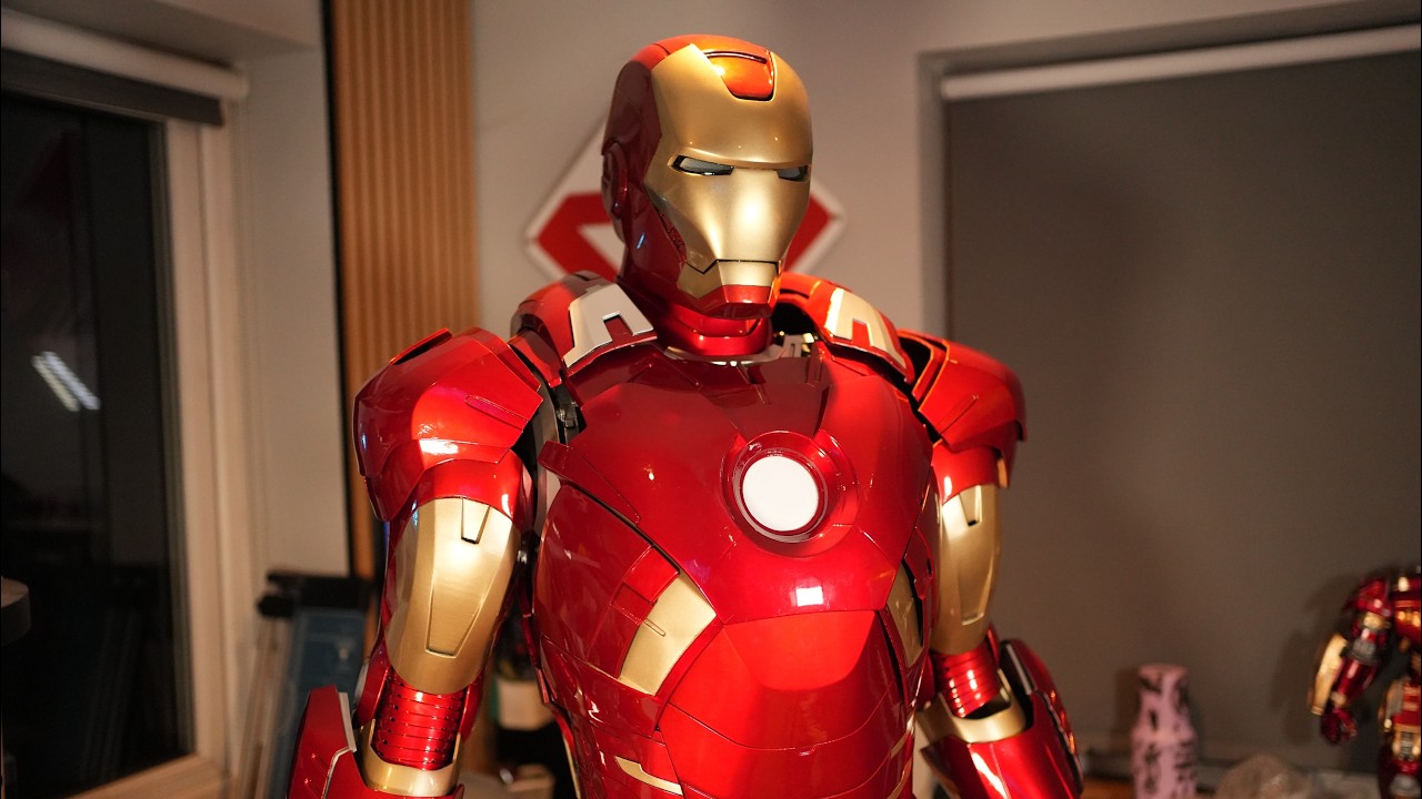 Life Size Iron Man Mk7 Statue Unboxing and Setup - JoeToys