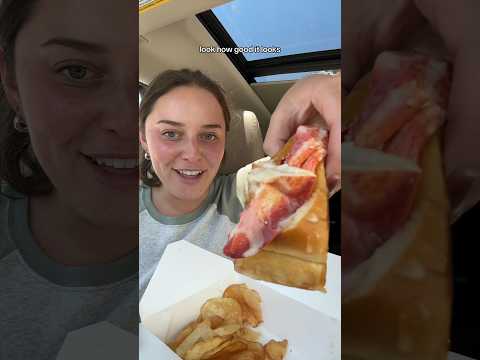 I tried a lobster roll at Saltie Girl in LA