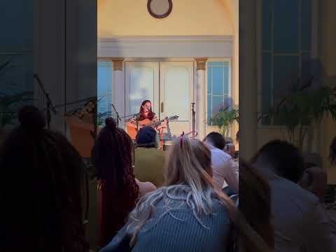 Love is a parallax - Sarah Ann Rée (Live performance @Clifton club - Sofar Sounds show)