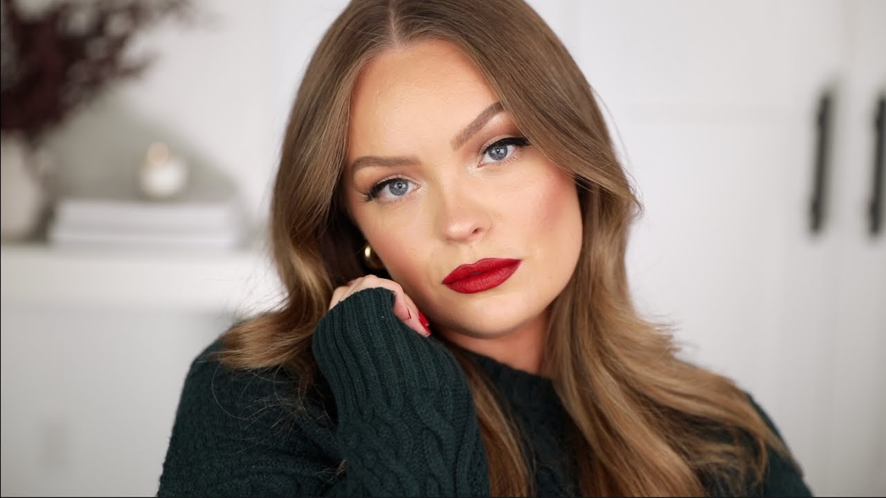 HOW TO CLASSIC CHRISTMAS MAKEUP TUTORIAL 🎄❤️✨ Hacks, Tips & Tricks for Beginners! Vlogmas Day 2