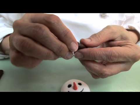 Mercedes Strachwsky How to Make a Satin Ice Snowman Cake