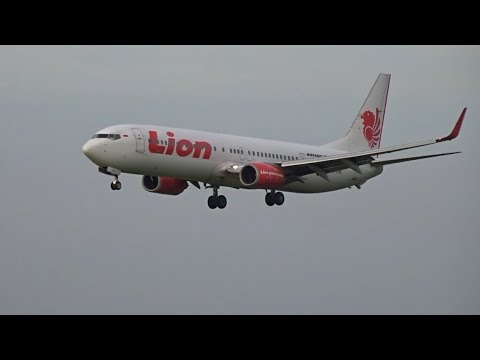 Terlihat Jelas !!! Lion Air Boeing 737 PK-LHL Landing di Bandara Soekarno-Hatta