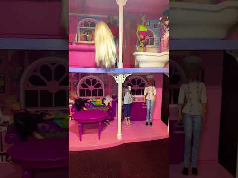 2000s Barbie Dreamhouse! I love doll collecting #barbie #barbiedreamhouse #toy #2000s #doll #dolls