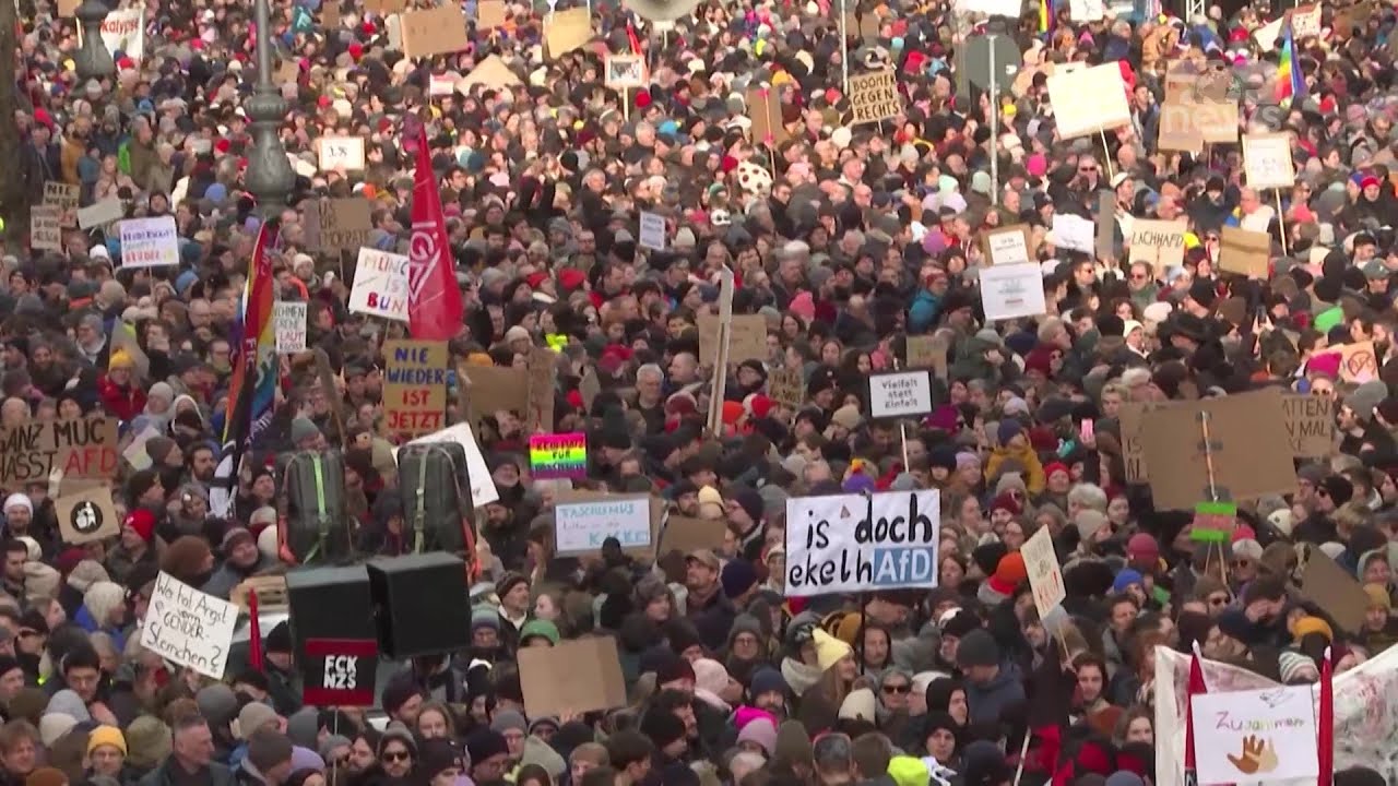 Top News/ Gjermanët kundër dëbimit të të huajve! Protesta në gjithë ... Top News/ Gjermanët kundër dëbimit të të huajve! Protesta në gjithë ...