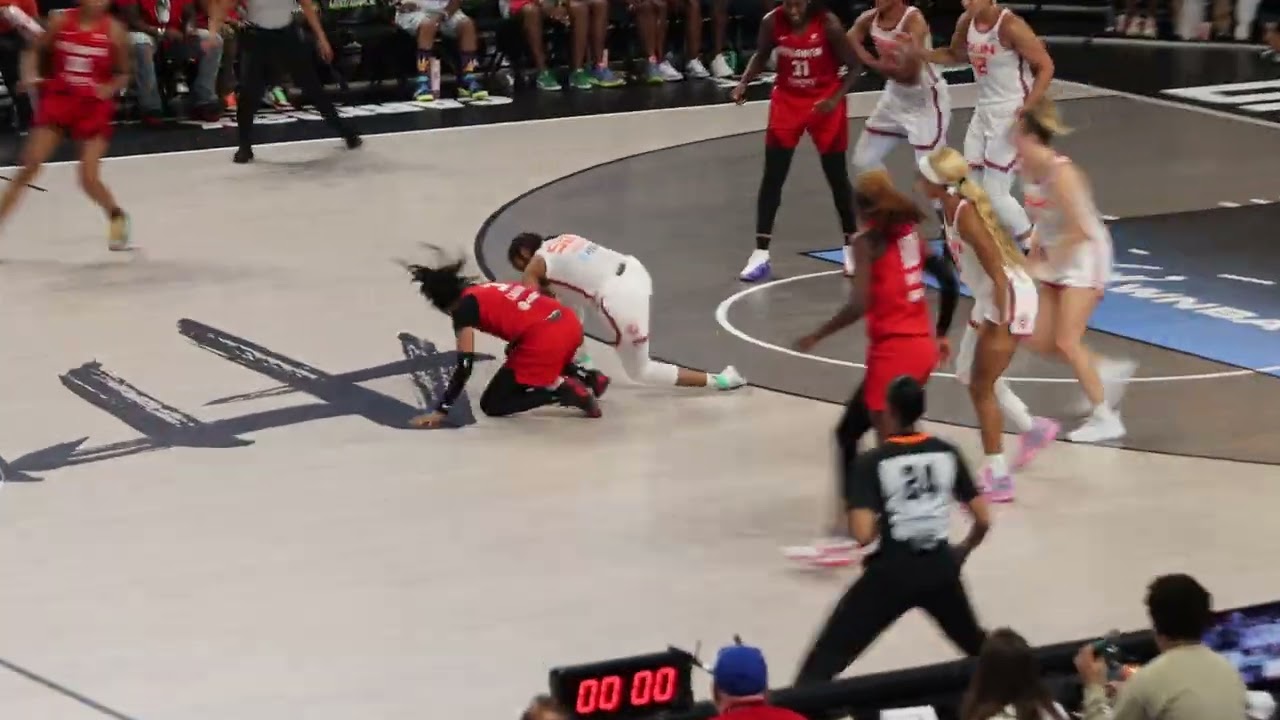 Jordin Canada sinks a 3-pointer against Connecticut Sun #basketball #atlantadream #connecticutsun