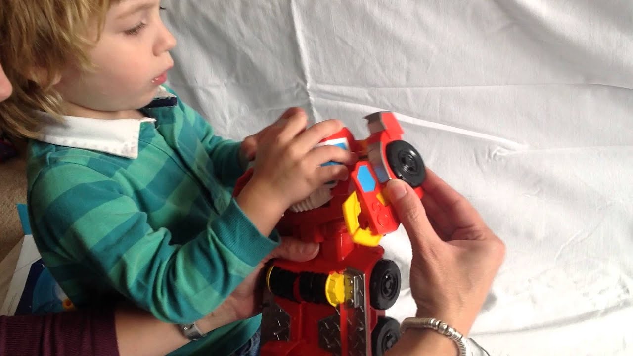 Play Skool Heroes Transformers Rescue Bots Unboxing HeatWave