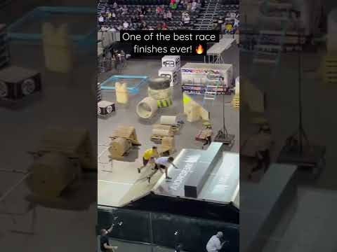 Professional Parkour racing is the best sport ever 😳 (via @josetengiz)