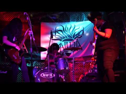 Maluria - Desbocada (Ao vivo no Mitos e Lendas Rock Bar)