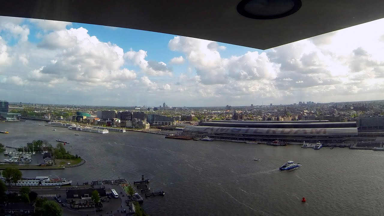 Restaurant Moon op de 19e etage van de Adam Tower