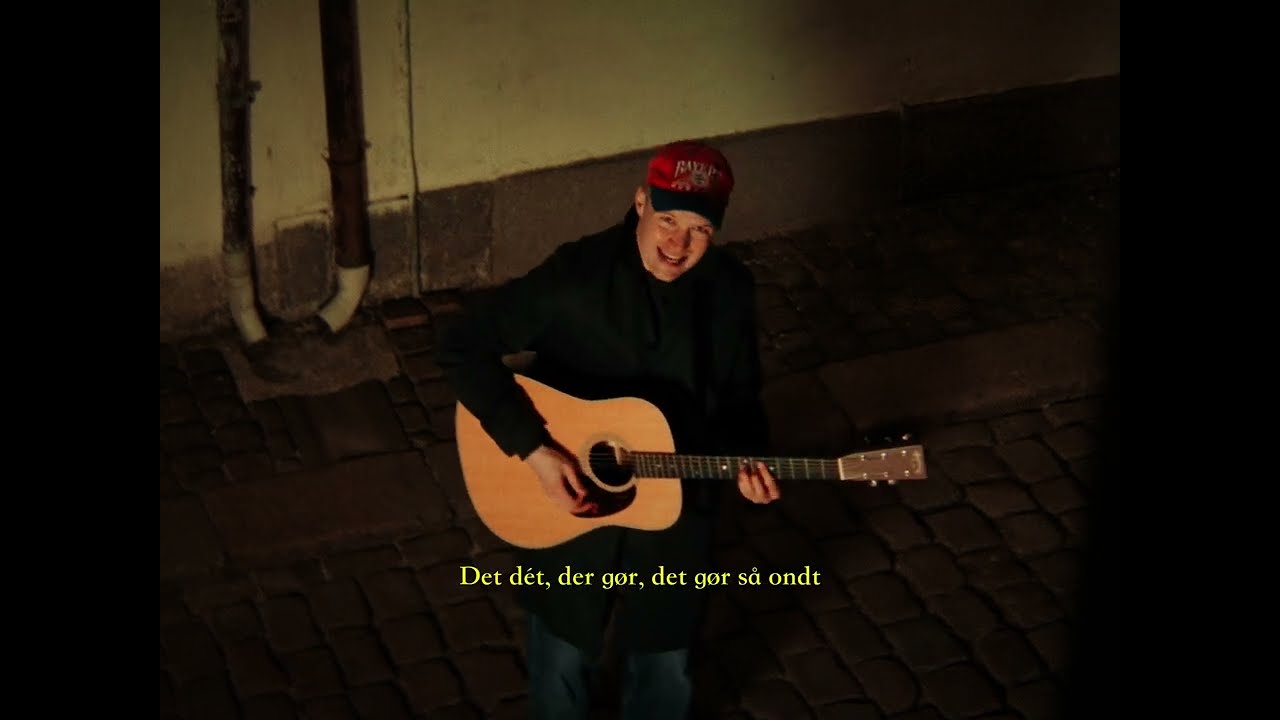 Lyrics & Translations of DET DÉT by Jacob Aksglæde | Popnable