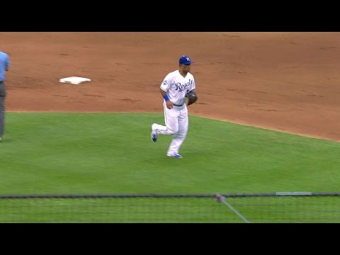 TEX@KC: Ventura strands the bases loaded