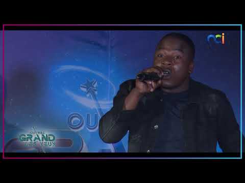 Kapegik Officiel (Slameur) sur la scène de Ouvrez Grand Les Yeux.