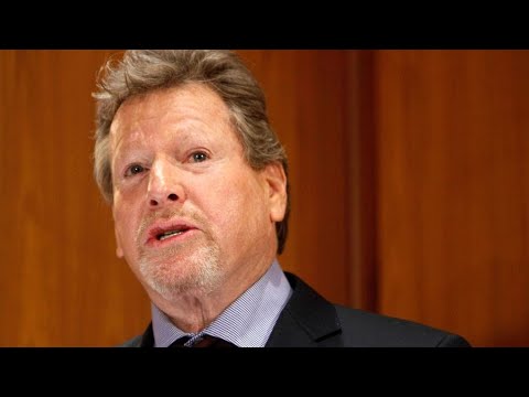 Ryan O'Neal, 'Paper Moon' and 'Love Story' Star, Dead at 82