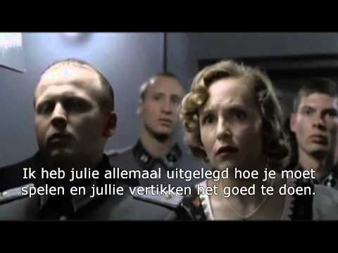 Mr. Grizzly vergadert met de leiding van PNT