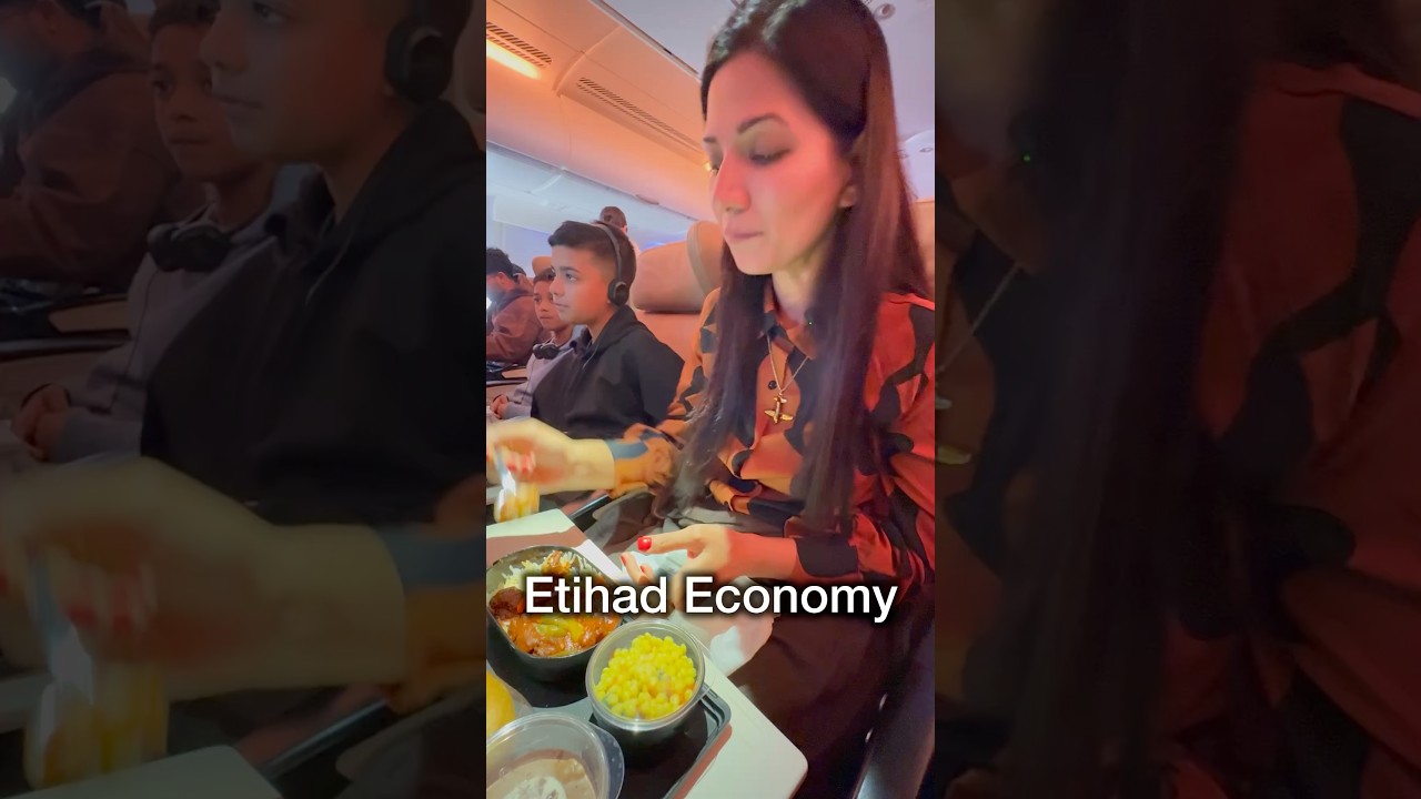 EVERYTHING WE ATE ON ETIHAD INTERNATIONAL FLIGHT BETWEEN NEW YORK AND ABU DHABI #travel ​⁠@etihad