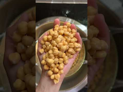Here is how to make chickpea flour - using only chickpeas!