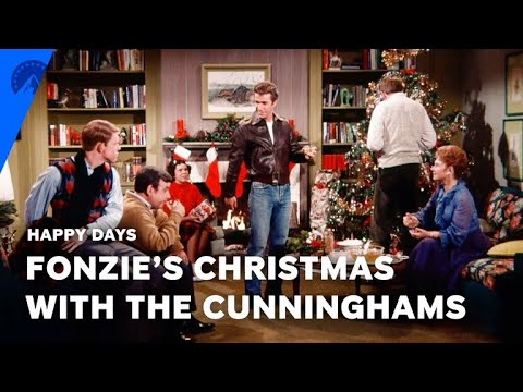 Happy Days | Fonzie's Christmas With The Cunninghams (S2, E11) | Paramount+