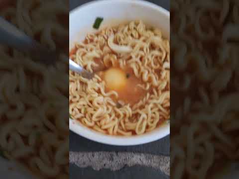 SATISFYING MY CRAVING WITH LUCKY ME PANCIT CANTON NOODLES! #Satisfying #cravings #LuckyMe #canton