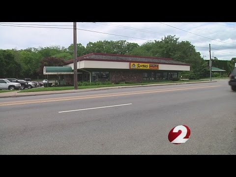 Roosters restaurant robbed at gunpoint