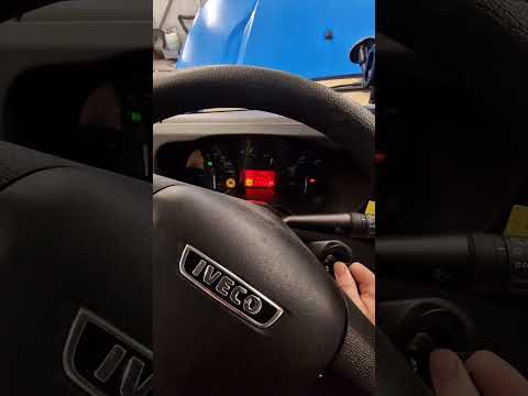 Iveco daily VI Cranks but engine won't start. #mechanic #bus #iveco #engine