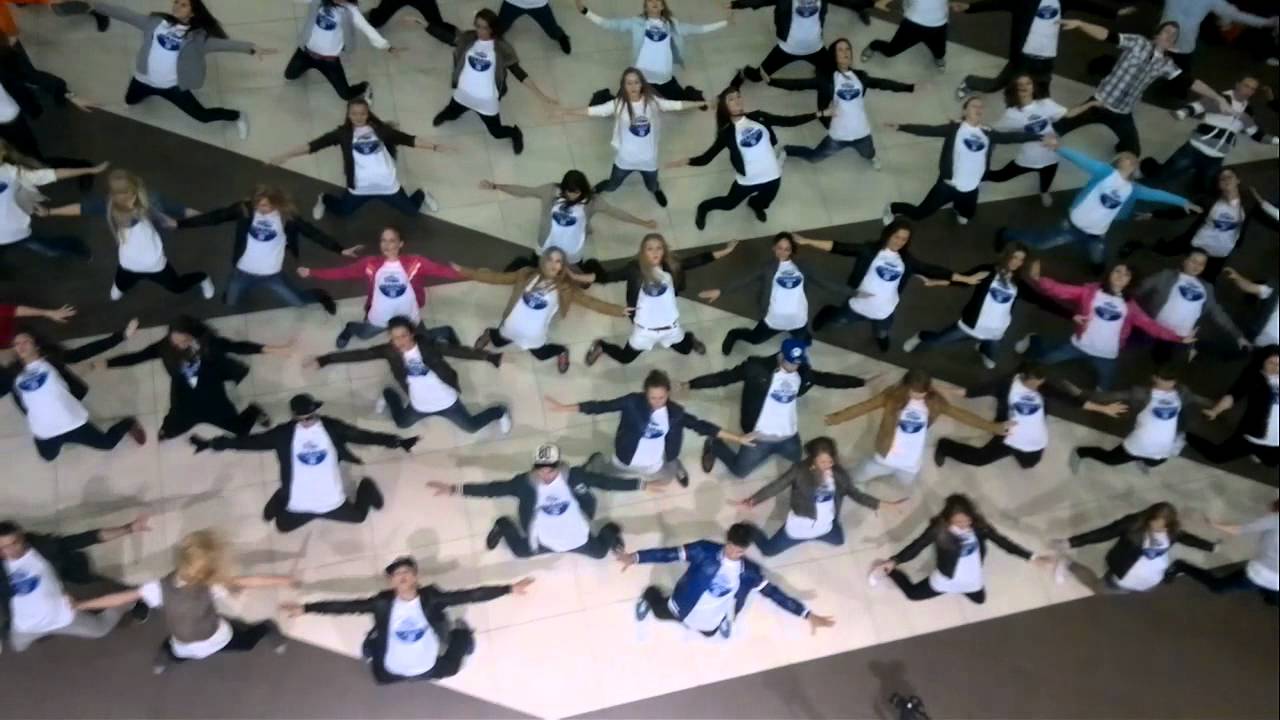 Flashmob Moves Like Jagger HD