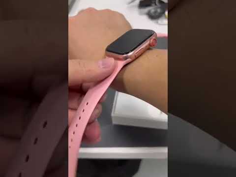 How to correctly install and wear a smartwatch strap.