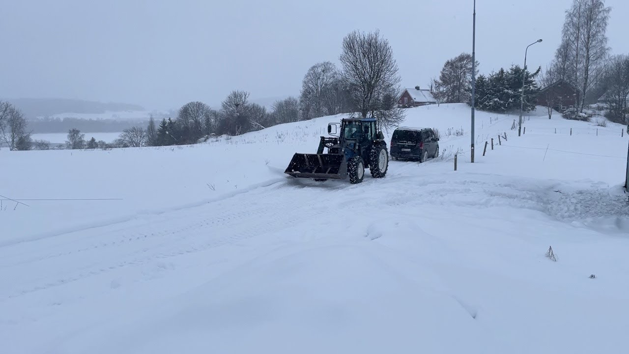 Traktor Valmet 465-4, Sundsvall, Klaravik auktioner