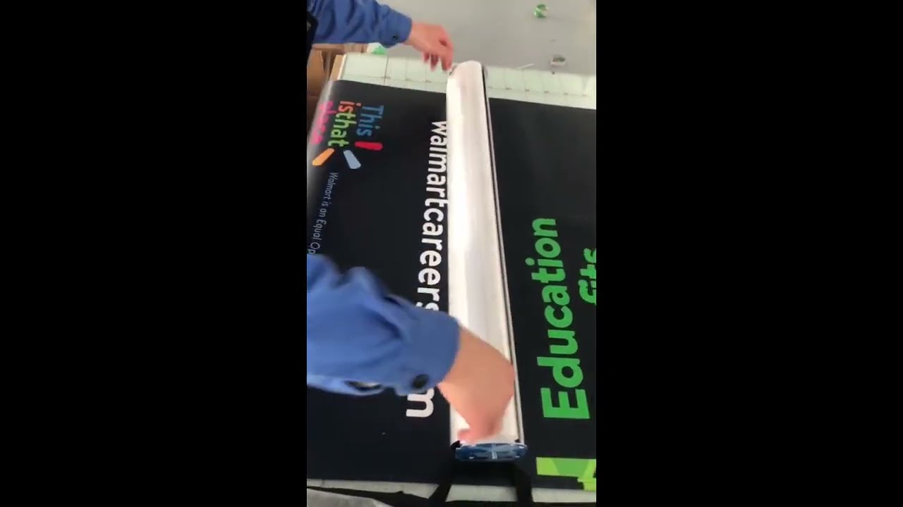 How to assemble the roll up banner stand graphic?