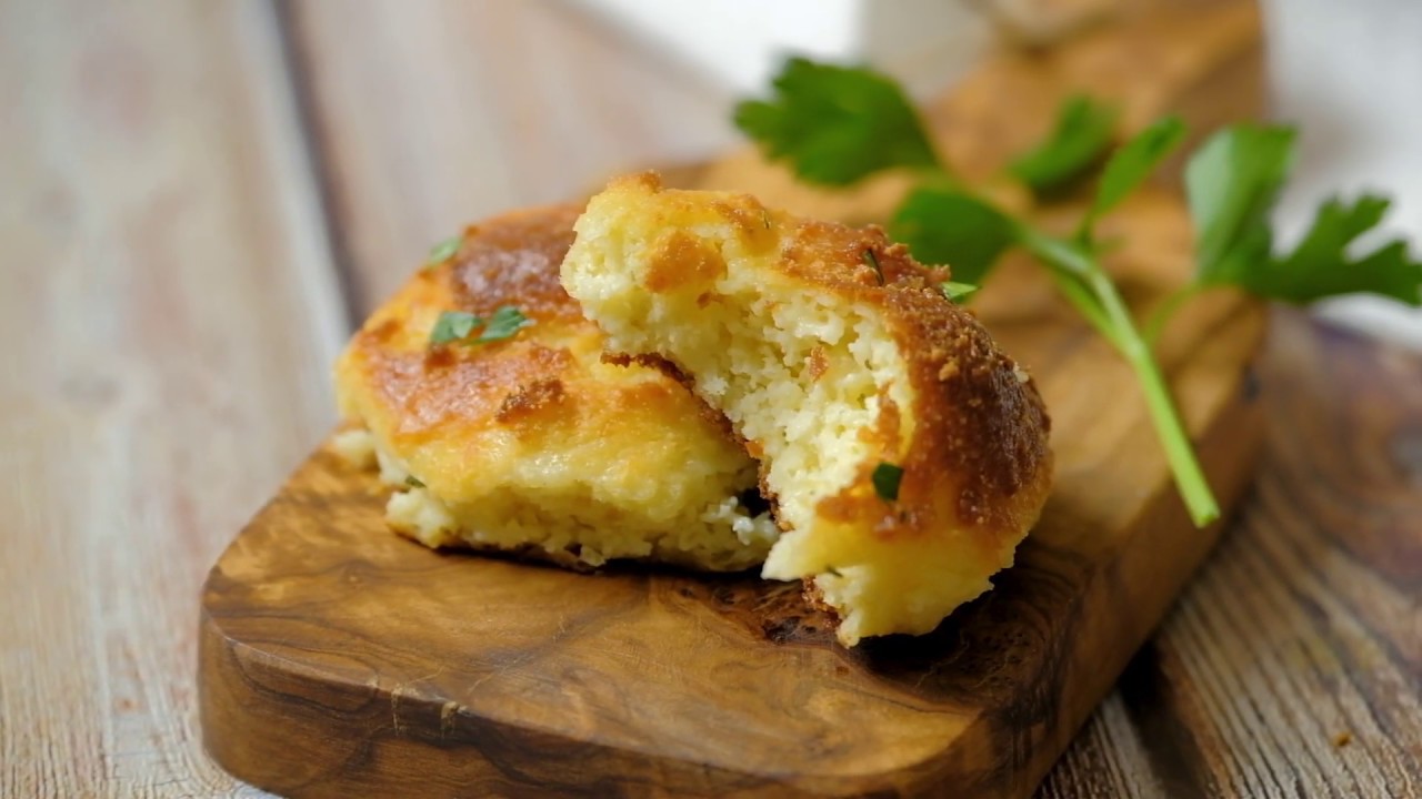 Cheesy Keto Biscuits