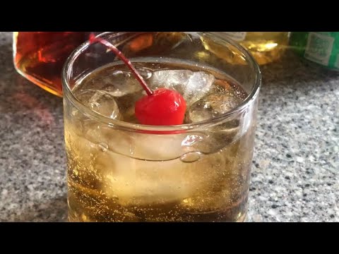 What’s your favorite cocktail? I got mad love for an Amaretto Sour! 🤤🤤🤤