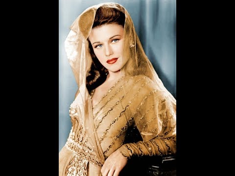 40 Stunning Pictures of Fashion and Style Trends in 1940s