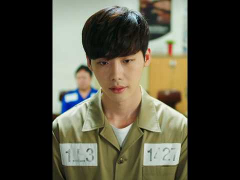 Oh yeon joo help him ๐ฑ๐ || w two worlds || #shorts #kdrama #wtwoworlds #leejongsuk #hanhyojoo #hitv