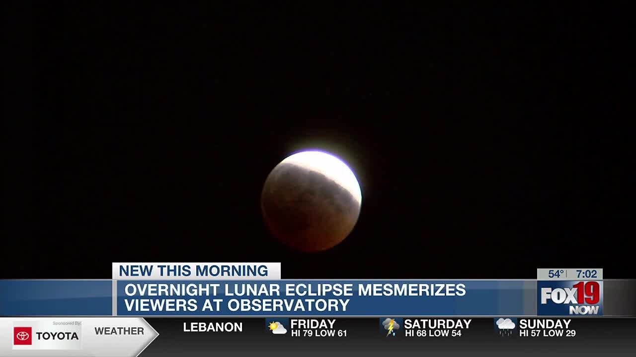 Overnight Lunar Eclipse mesmerizes viewers at observatory