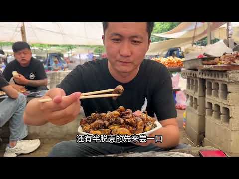 People in North China Like to Eat Cicadas