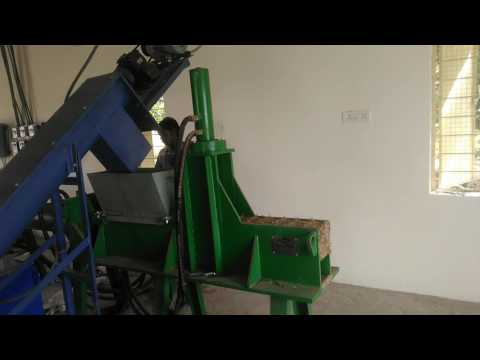 Animal feed block TMR machine