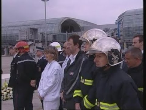 Memorial service for victims of airport terminal collapse