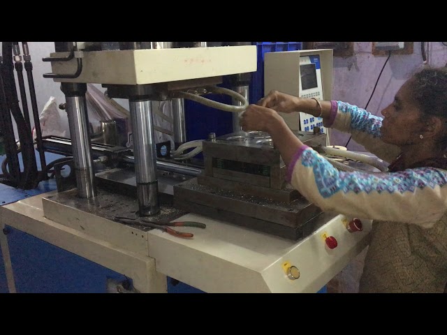 Single Sliding Injection Molding Machine - 15 - 250 Ton Single Slide ...