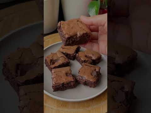 Perfect Fudge Brownies with Crinkly Top – Easy Chocolate Brownie Recipe