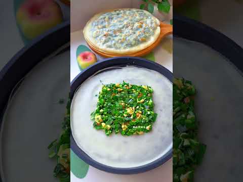 The leek box is thin and the filling is large, and the batter ratio is 100g flour, 1 gram salt,