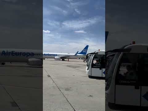✈️ Airport Transit: Taxiing in a Bus at Barajas Airport 🇪🇸
