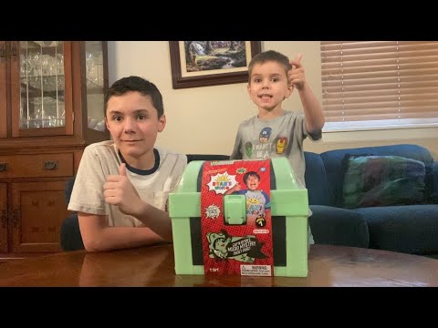 Unboxing with Lima - Ryan’s World Ghost Pirate Treasure Chest