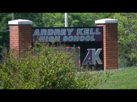 ‘Waste of time’: Ardrey Kell High parents given 3 days to fill out principal survey